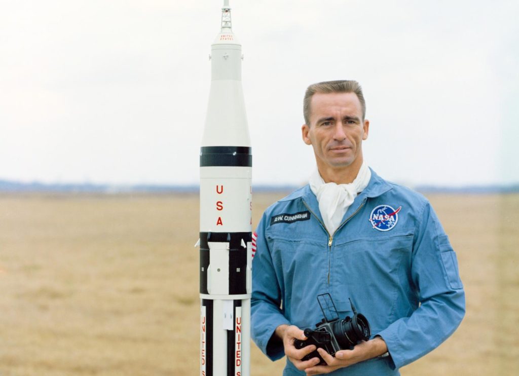 Morreu o astronauta Walter Cunningham, o último sobrevivente da Apollo ...