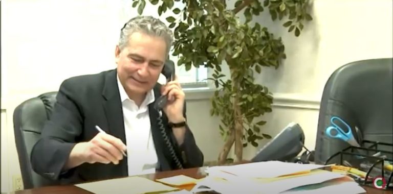 Tony Castro: o advogado que é referência da comunidade - Contacto-USA